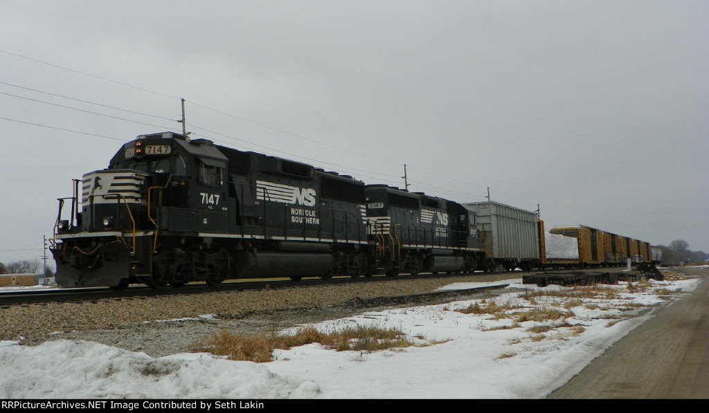 NS 7147 and train B05